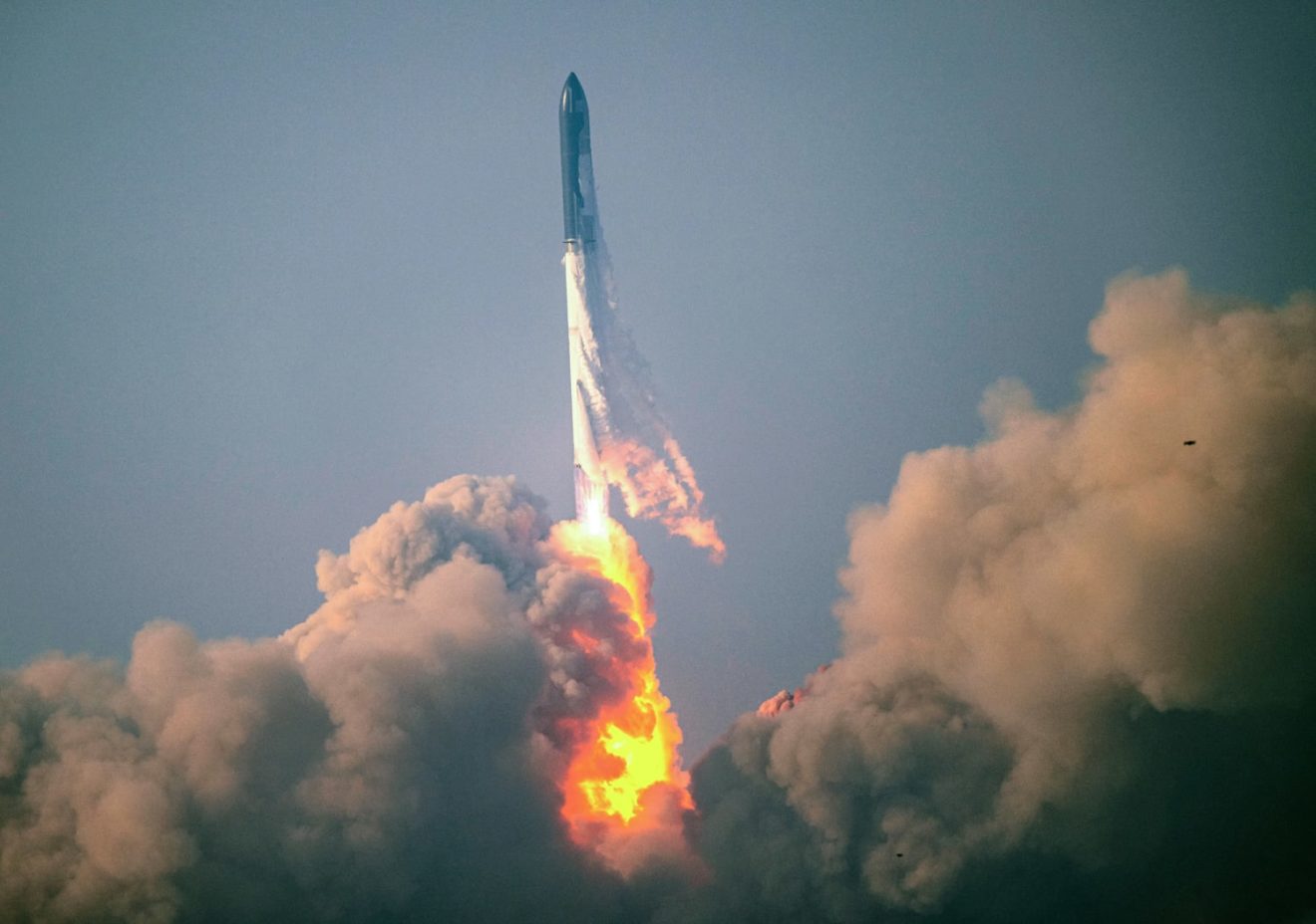 SpaceX Starship Test Flight Ends in Explosion Over the Caribbean – L ...